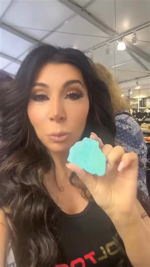 Cut a Kingman turquoise slab on the JOOLTOOL Stone Saw and shaped a perfect pear cabochon using Professional Diamond grinding wheels. https://jooltool.com/products/professional-diamond-abrasives Come visit me at the Pueblo Show in Tucson! #TurquoiseLove #GemstoneCrafting #HandmadeJewelry #JOOLTOOL #KingmanTurquoise #TurquoiseJewelry #GemstoneArt #TucsonGemShow #GemShowFinds #TurquoiseObsession #GemstoneLovers | JOOLTOOL