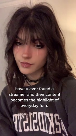 Top Gaming Streamers to Watch for a Cozy At-Home Experience