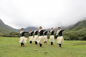 "E Nā Kini" OFFICIAL MUSIC VIDEO Get Song Now - Kalanipeamusic.com Watch In 4K - https://youtu.be/8tYsIgQXSV0 | Kalani Pe'a