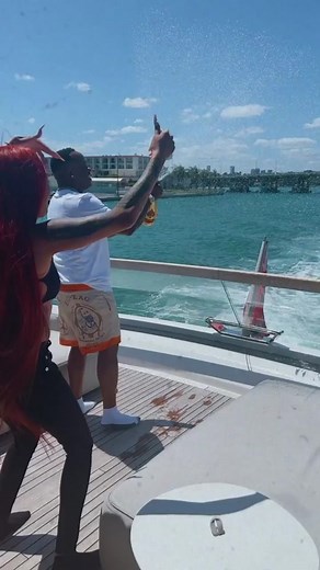 This da 1st day I met GloRilla we was already Celebrating !! 🍾 #glorilla #glorillapimp #glorillafnf #cmgthelabel