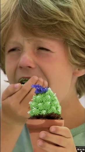 Cactus Cupcake Prank cactus 🌵🧁 | Just For Laughs Gags