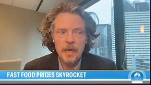 Our Editor-in-Chief, Jonathan Maze, joins the Today Show to talk about fast food menu prices. Watch the full segment here: https://www.today.com/video/what-s-behind-the-continued-rise-in-fast-food-prices-208848453830 Our editors track ideas and trends as they develop within key channel segments including high-volume independents, multiunit operators, emerging chains and the top 100 chains, plus their top franchisees. | Restaurant Business | Facebook