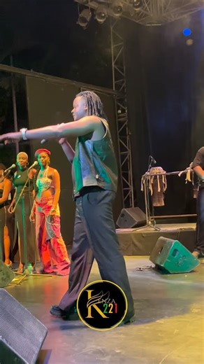 @ashsthebest au CPR Show de @bm_jaay | Kenza 221