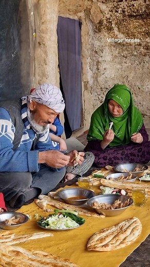 Nutritious Warm Mash for Chickens – Boost Health in Cold Weather This easy homemade chicken feed recipe combines layer pellets, grains, and fresh veggies into a warm, soft mash that’s perfect for cold days. Packed with nutrients and optional natural supplements like garlic or turmeric, it supports healthy digestion, egg production, and overall flock wellness. Ideal for adult chickens needing a cozy, energizing meal. | Village lenses