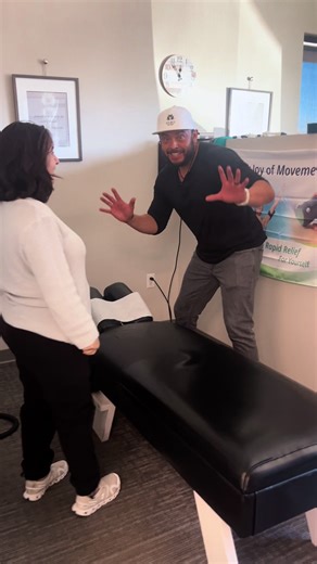 Check out Dr. Ryan in action, performing a full-body adjustment on our amazing patient, Desiree, @brainandbodybalancing! Chiropractic care is your go-to solution for tackling pain and enhancing your body's performance. Whether you're dealing with chronic issues, want to recover from an injury, or just want to feel your best, full-body adjustments can make a HUGE difference! Say goodbye to discomfort and hello to healing! Want to discover the power of chiropractic care? Reach out to us today! Mak