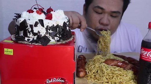 Spicy noodles hungarian sausage and red ribbon cake. #asmr #foryou #foodtok #foodietok #foryoupage #mukbangeatingshow #fypシ゚viral #asmreating #asmr