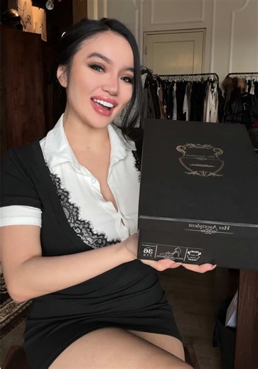 Capturing Intimacy Through Details in Art