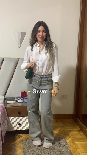 Fashion Trends: Sparkly Jeans Outfit Ideas for a Glamorous Look