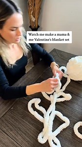 Mama & Me Hand Knit Chunky Blankets! #chunkyblanket #handknitting #fingerknitting #chunkyblankettutorial #fyp #handknittingtutorial #sidehustle #grandmahobbies #handknitblanket | WildlyWoven