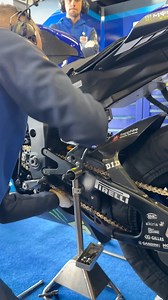It takes approximately a minute to remove the Ohlins rear shock from the R1 #WorldSBK and similar to put it back in, this means mechanics can make fairly significant suspension changes during the session, whether it’s a spring change on the current shock or replacing the shock for another prepared with different settings. #YamahaRacing #CzechWorldSBK | Yamaha Racing