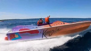 KEMOSABE FLY-BY! @apachejohn47 @apachepowerboats @chiefperformance #kemosabe #flyby #apachepowerboats #speedboatmagazine | Speedboat Magazine