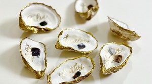 Gold Rimmed Oyster Shell Place Cards – Calligraphy Wedding Decor - Etsy