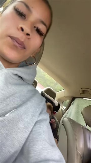 Learn How to Vlog: A Beginner's Guide