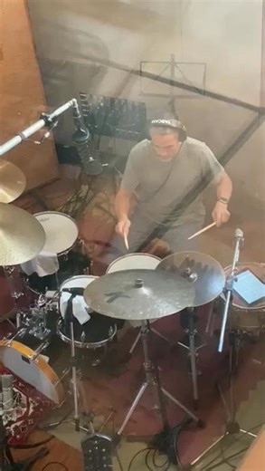 Gravação de uma faixa com Pedro Ito, Glauco Solter e Pepe Cisneros.