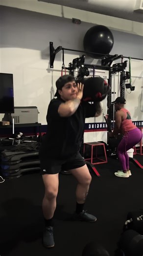 Day 9 of Hyrox DBLs prep🔥 Felt all the fatigue today. My mind kept telling me to stop but my body said HELL NO! WEEK 2; Day 2: 2 miles F45 Strength training S/o to: @Hyrox @AndyFrisellaCTI @F45 Training (ART DISCTRICT HTX) IM THINKING ABOUT WINNING 🔥🔥🔥 #fyp #houstonhyrox #75hardjourney #cardibardi #hyroxtraining