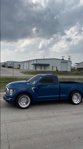 Ford F150 Lowered With Floating Center Caps #fordf150 #ford #f150 #droppedtrucks #loweredtrucks