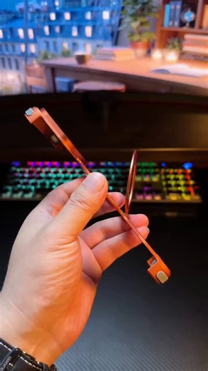 Apple 17pro personalized elastic buckle magnetic bracket frameless metal phone case | Techno Craj