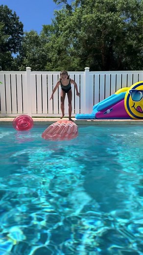 Pool Day☀️👙🩱💦#sunshine #pool #vlog #momsoftiktok #daughter #family #fun #summer #happy #fyp #relatable #trending #viral
