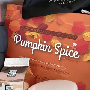 18K views · 724 reactions | YOU GUYS! I cannot wait for Fall and this new Fall Box, from FabFitFun 朗 Reserve your Box for only $39.99 USD to get the best products of the season! Sign up as a new member to get this deal on your 1st box using my code ALIMANNO ✨ | Ali Fedotowsky-Manno | Facebook