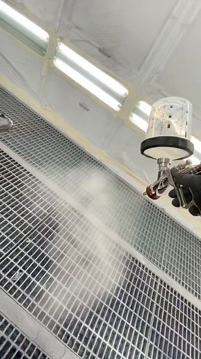 Make it wet 💦💦 #foryou #foryou #fypシ #fyp #painting #paint #autobodyrepair #autobody #neiperte #reels #happy #family #love #viral #viralfb #funny #amazing #fypシ゚viralシ | Aaren Collier