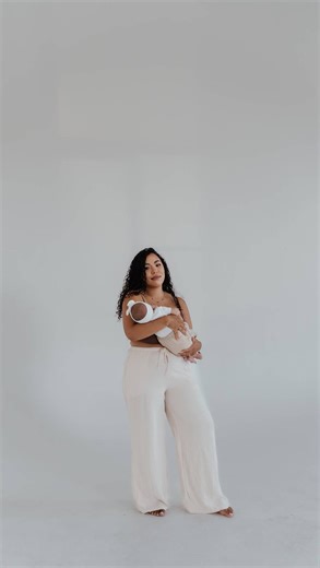 Morning pump as an EBF mom with an oversupply 🍼🐮🩷 I used my @spectrababyusa Baby pump with my @mybabybuddha collection cups 😍 Save $$$$ with code HARMONYG10 #morningpump #ebfmom #oversupply #oversupplier #11weekspostpartum | Harmony Gourson