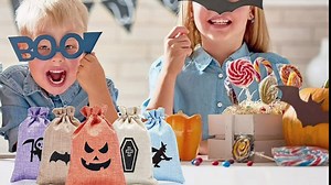 YPZIMYK Halloween Goody Treat Bags Burlap Gift Bags Bulk with Drawstrings, 25 Pack Small Candy Pouches for Kids Halloween Party Favor