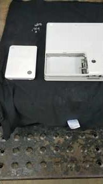 Quick Hard Drive Removal In a Apple ibook G4