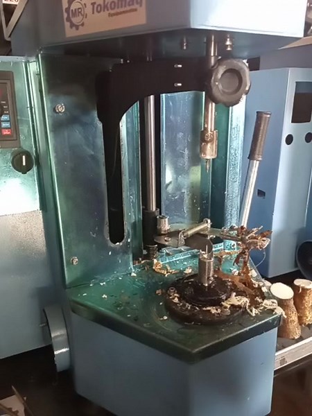 Máquina de Descascar Mandioca - Tokomaq Eficiente