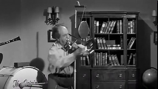 The Three Stooges 179 Guns A Poppin 1957 Joe Besser, Larry, Moe - video Dailymotion