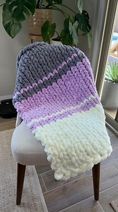 Looking to learn this fun and easy hand knitting hobby? Check out my beginner friendly tutorials at the link in my bio or www.wildlywoven.store • • • #handknitblanket #chunkyknitblanket #chunkyblankettutorial #chenilleblanket #babyblanket #homedecor #diyhomedecor #handmadeblanket #etsycreatorco #falldecor #sidehustle #springdecor #newhobby #springdecor | Wildly Woven Blankets