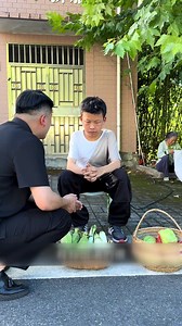 714K views · 25K reactions | เด็กชายที่ลาออกจากโรงเรียนไปขายผัก เพียงเพราะต้องการหาเงินมาดูแลคุณยาย | Cookie Review | Facebook