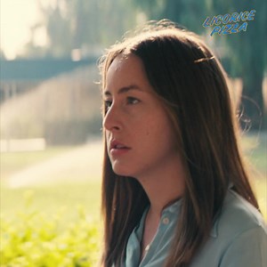 309K views · 121 reactions | Lass dich verzaubern von den großartigen Newcomern Alana Haim und Cooper Hoffman als Alana und Gary in der herzerwärmenden Coming-Of-Age-Romanze LICORICE PIZZA | Ab 27. Januar im Kino! | Focus Features | Facebook