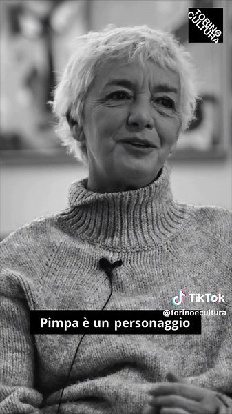 La persona che dà voce a Pimpa svela un orgoglio che si può quasi toccare! 🥹 Per celebrare i 50 anni di questa icona, nata tra le pagine del *Corriere dei Piccoli*, sentire l'emozione di chi la interpreta è un tuffo nel cuore di intere generazioni di bambini. Un traguardo incredibile per un personaggio che non smette mai di far sorridere! ✨ \\#Pimpa \\#VoceDiPimpa \\#50Anni \\#CartoniAnimati \\#IconaBambini