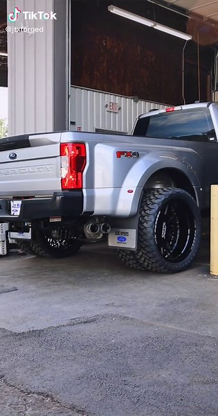 Custom F450 Work Truck with JTX Forged Dually Wheels