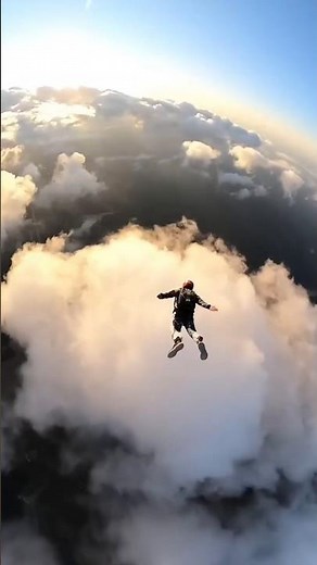 Skydiving vs Bungee Jumping:🪂 What's the BIG Difference?#exodusexpeditions#skydiving#bungeejumping