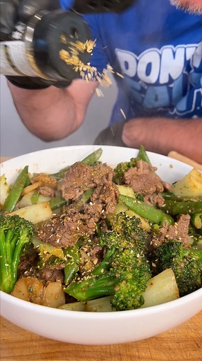 Follow this step by step filet mignon stir fry recipe!🔥 #YumYumGetYaSum | Dan-O's Seasoning
