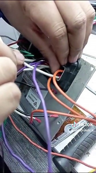 Revisión y reparación de computadora Jeep Cherokee 8cil