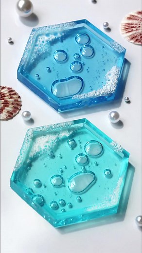 Creating Stunning Resin Art with Bubble Effect Technique