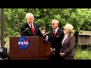 Mission Control Center Named for Legendary Flight Director