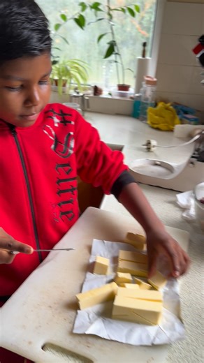 My helping hand🥰 | Ryan’s Mummy