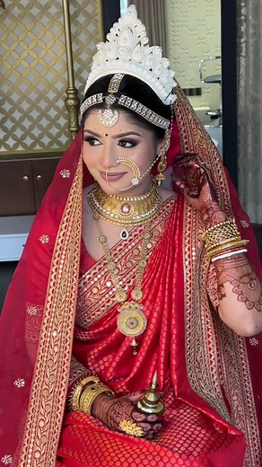 #foryou #bride #tranformation #bridalmakeup #bridallook #redsaree #wedding make up preparation songs #elegant