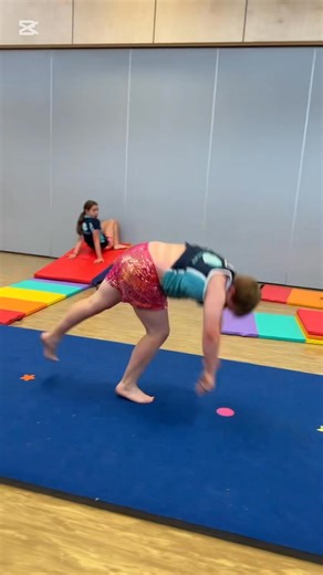 It’s been moon walkover mayhem in our Thursday teen & pre-teen Acro class! 🌙💪 This tricky skill takes serious strength, flexibility and power - and our dancers have been giving it their all. We’ve had so many students nail their moon walkovers recently and plenty more getting super close each week! What makes us proudest though? 💙 The way they cheer each other on every step of the way. At VDC, a win for one is a win for all. 💫 Ready to join the fun? Book a free trial today: https://versatili