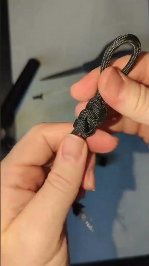 How to tie a snake Knot in under a minute - Tutorial - subscribe