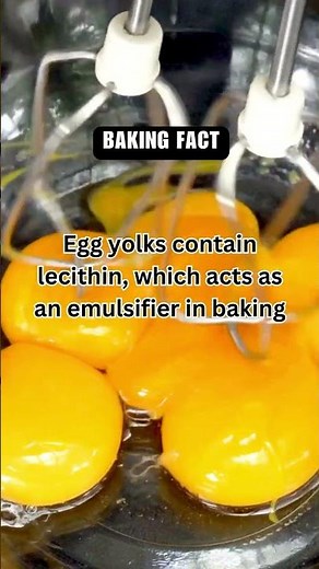 Baking Chemistry: The Yolk's Emulsifying Power 🥚