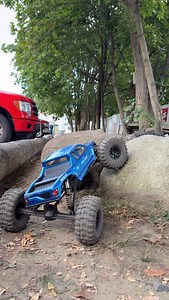 Vertex on the 1:10 track at @rcexcitementofficial 🤙🏻 . We’re on YouTube! Link is in the bio 👍🏻 . 💰⬇️ Discounts ⬇️💰 @littleguyracingparts 10% off code CAPE10 @mofo_rc 5% off code cape5 @meusracing 5% off code Capecrawlers-5 @rcawd_official 5% off code Capecrawlers @injora_rc 5% off code Capecrawlers05 @fmsmodel2007 $10 off accessories code Capecrawlers @adaptiv3_designs 10% off code Cape10 @flubrc 10% off code Flub10CC @cowrcperformance 10% off CAPECRAWLERS @mazz_designs_ 10% off code CC10 