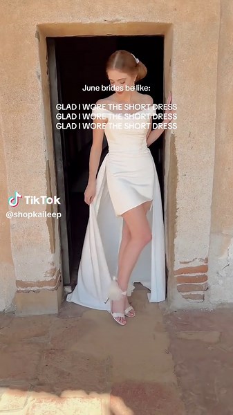 Stunning Short Wedding Dress and High Heels for Brides