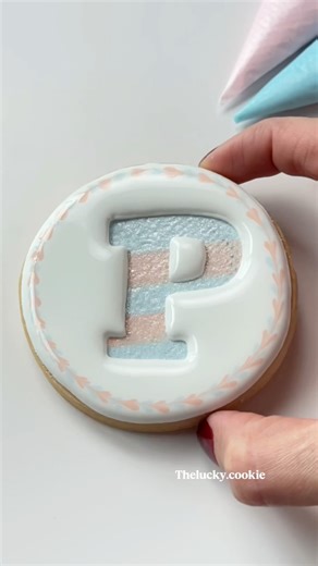 Easy Letter Cookie ✨ recipes and cutters link in my bio #cookiedecorating #satisfying #easy
