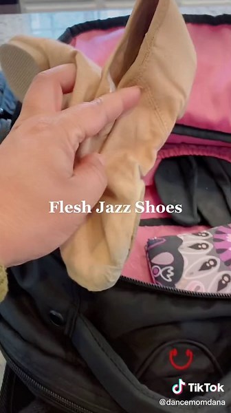 Dana & Kennedy (@dancemomdana)’s videos with Happy Up Beat (Medium) - TimTaj