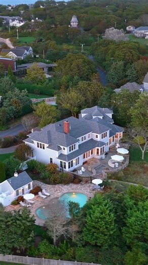 Exploring Cape Cod — Lighthouses, Beaches & Coastal Charm