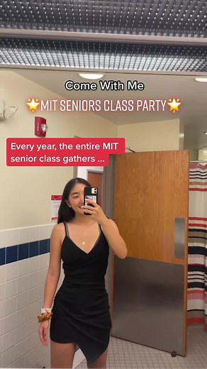 Thought id share a reallt cool MIT tradition ❤️ #mit #school #college #student #senior #graduation